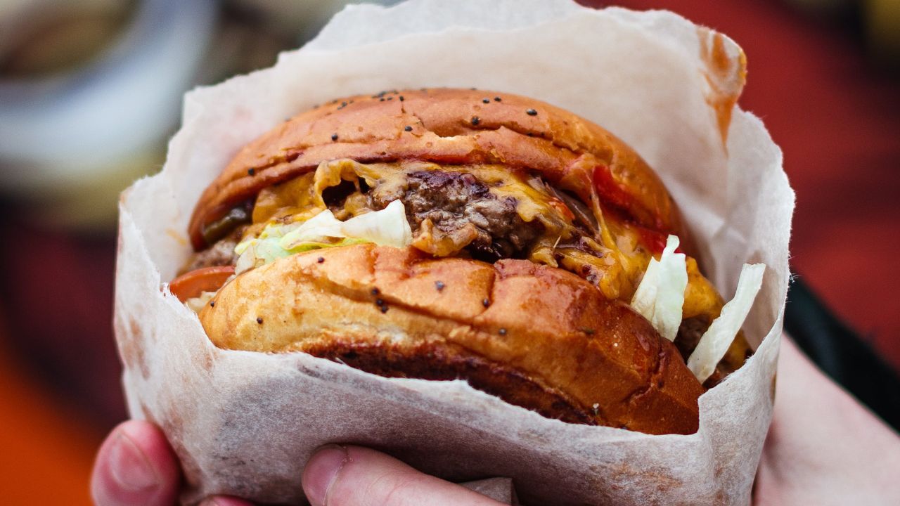 A Historical Look into Fast Food Burgers Around the World ...