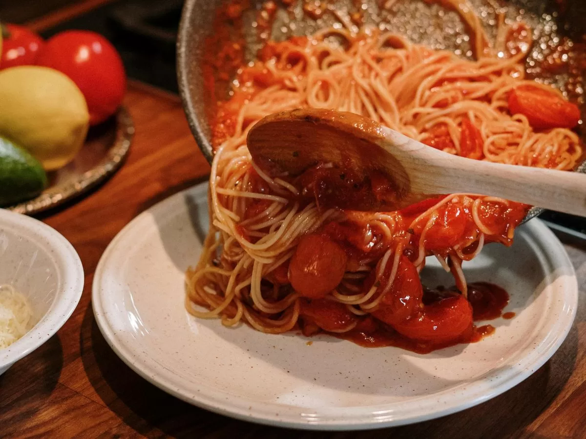 Why Filipino Spaghetti is a Unique Fusion Dish! - TheHomeCookBible