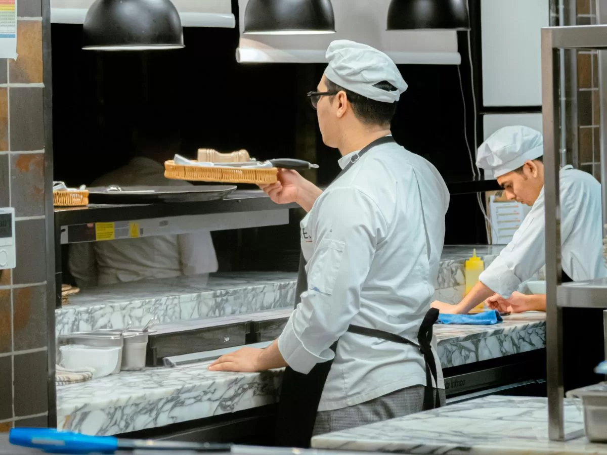 Line Cooks and the Challenges They Face Daily - TheHomeCookBible